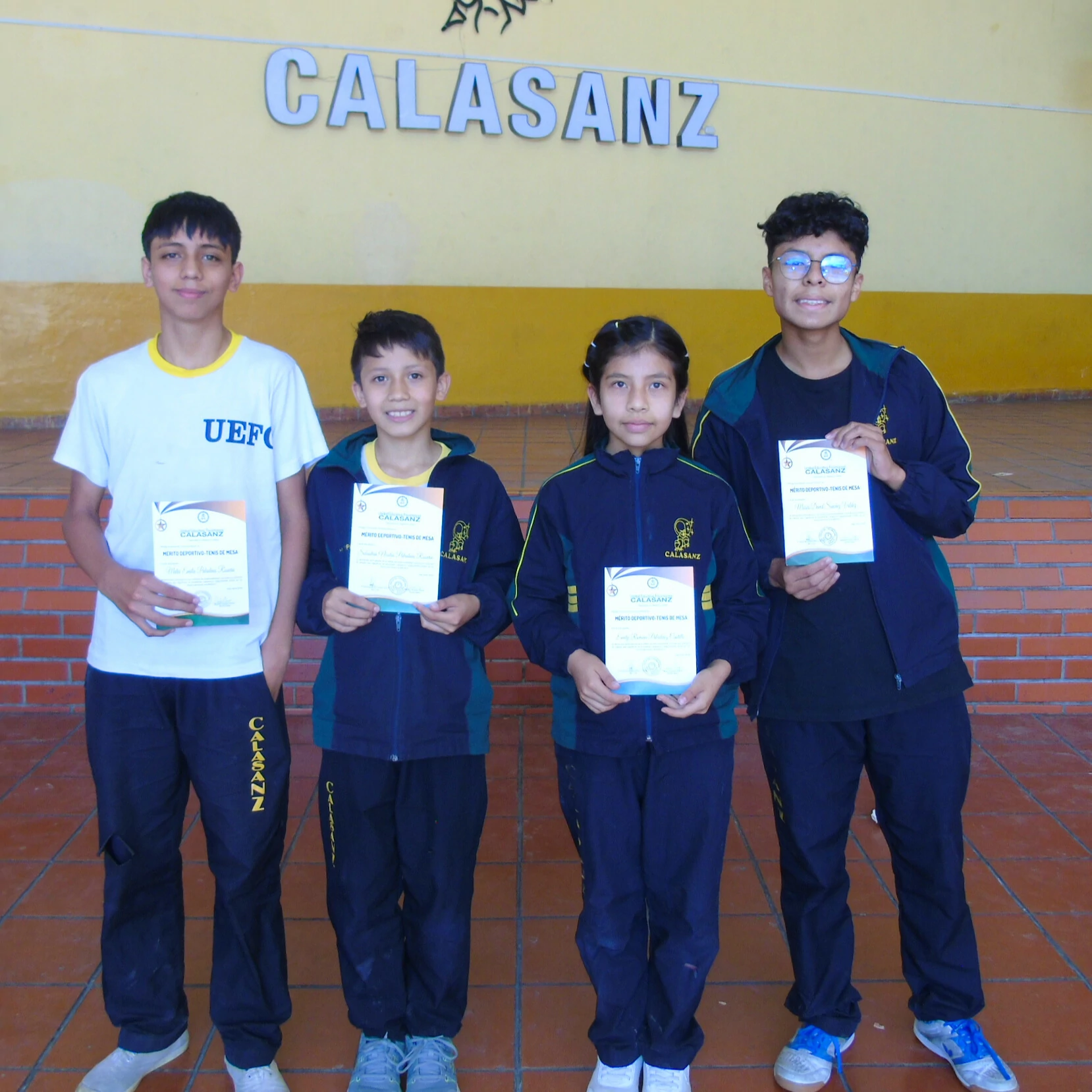 Calasanz en podio del Tenis de Mesa - Unidad Educativa Fiscomisional ...